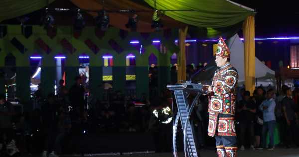 Foto: PKA ke-8, Kapal Hias Hingga Lomba Perahu Rakyat