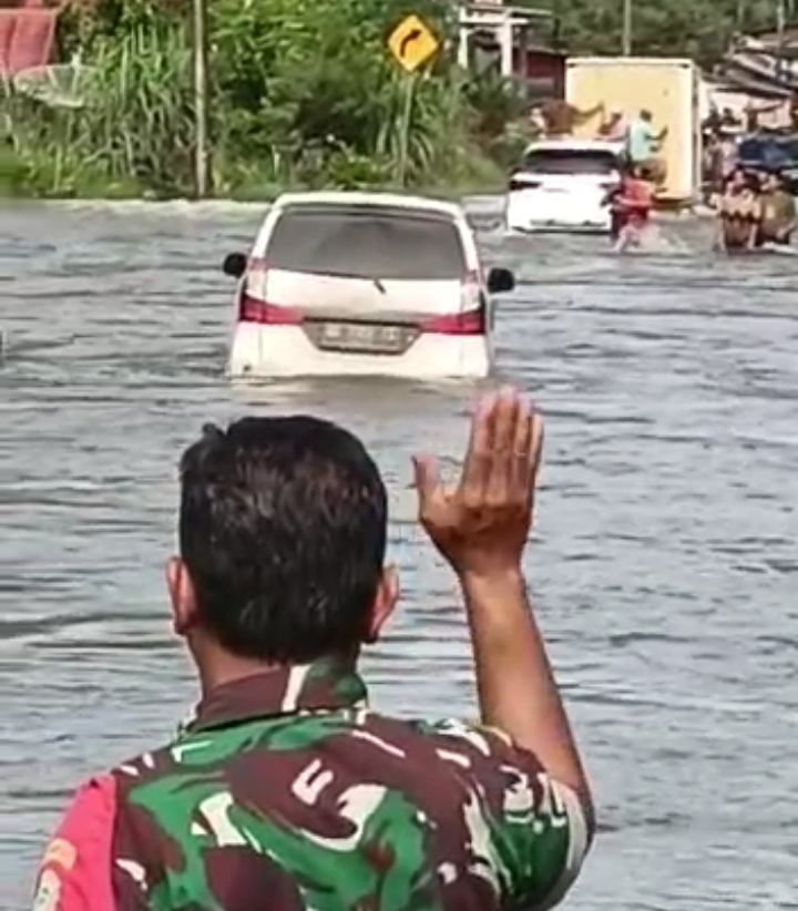 Banjir Aceh Selatan Ketinggian Air Capai 2 Meter, Jalan Lintas Nasional Meulaboh- Medan Terancam ...