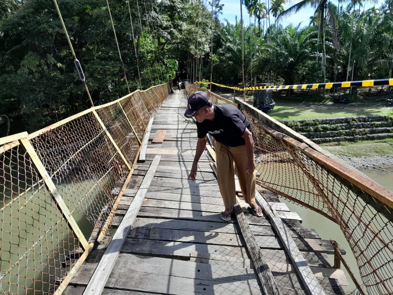 Dewan Larang Pemkab Aceh Barat Gunakan Uang Daerah Perbaiki Jembatan Gantung Rusak Ditabrak ...