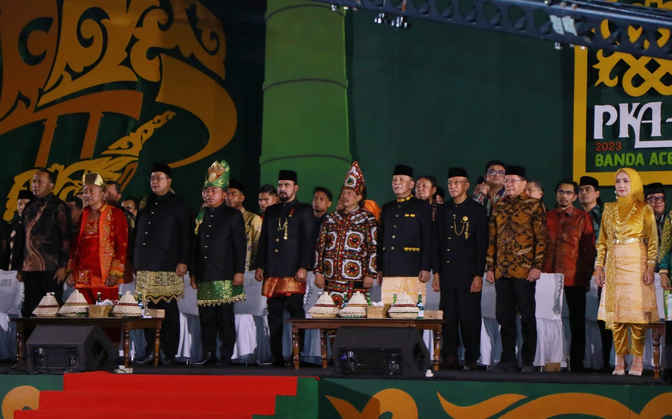 Foto: PKA ke-8, Kapal Hias Hingga Lomba Perahu Rakyat